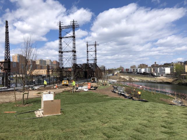 Spring Planting in Starlight Park - Bronx River Alliance